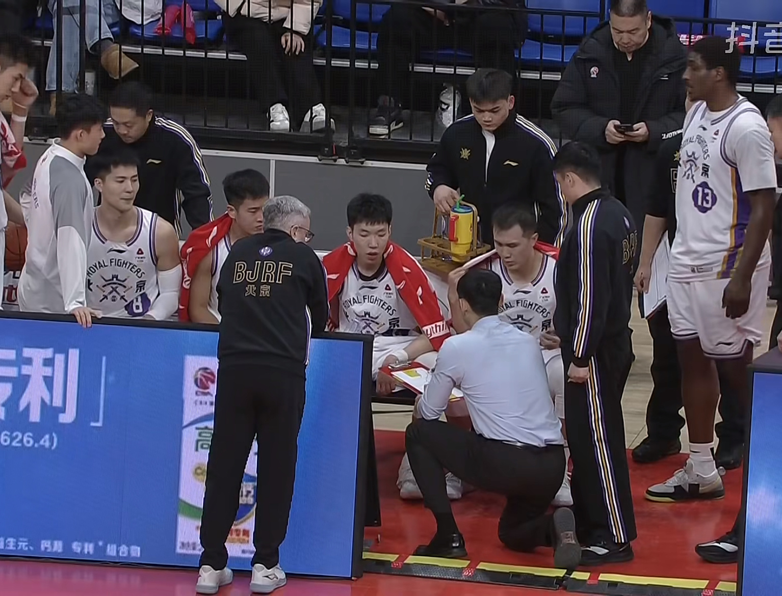 这姿势看得出来不想丢工作-CBA-广东华南虎-虎扑社区