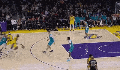 詹姆斯这个转身失误是不是就是当初奥拉朱旺没教好？-NBA专区-虎扑社区