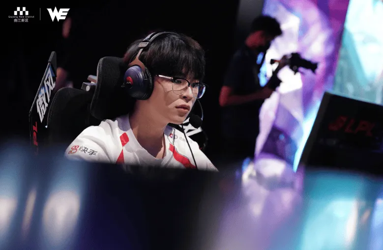 [LPL群访]Vampire：今天对线期处理得不够好，明天再打BLG时要调整好-英雄联盟丨LPL-虎扑社区